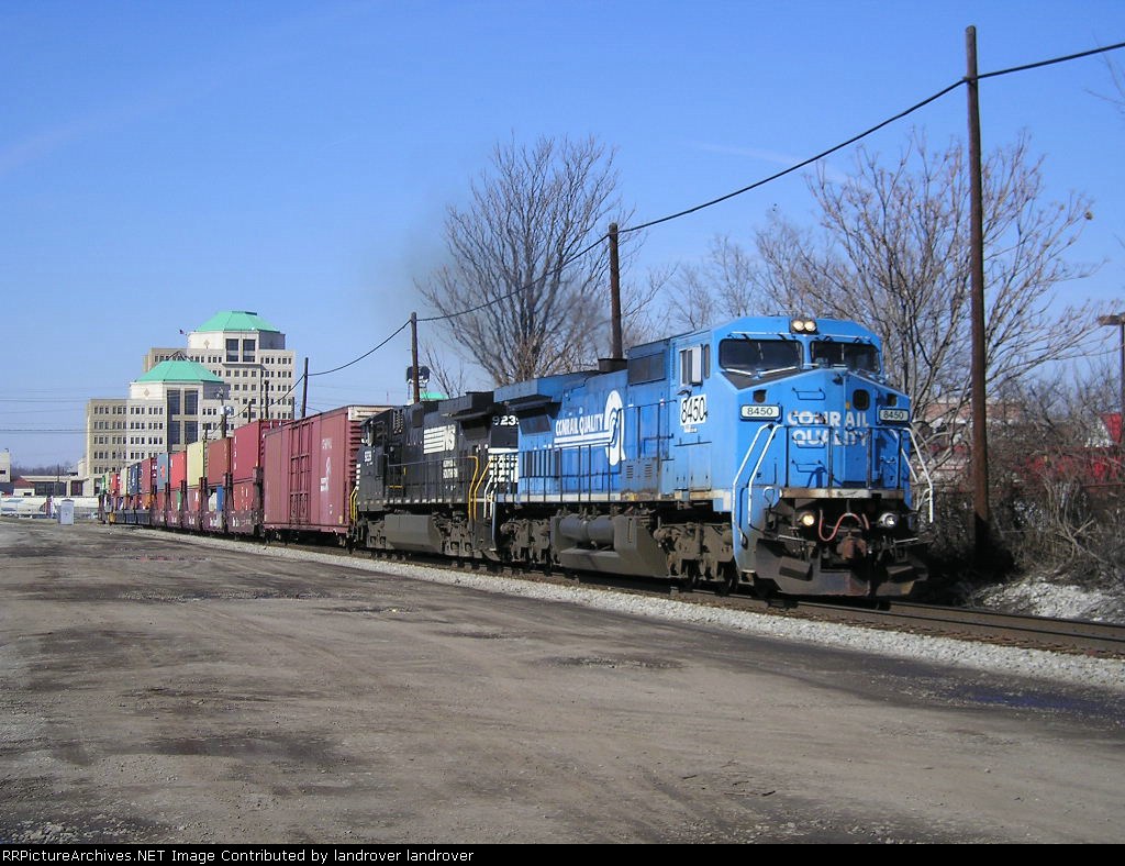 NS 8450 ExCon On NS 236 Eastbound
